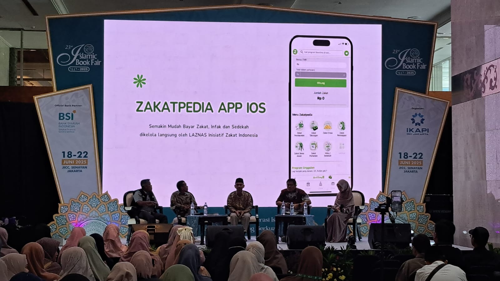 LAZNAS IZI Adakan Bedah Buku di Islamic Book Fair 2025 - Indonesia Sentris